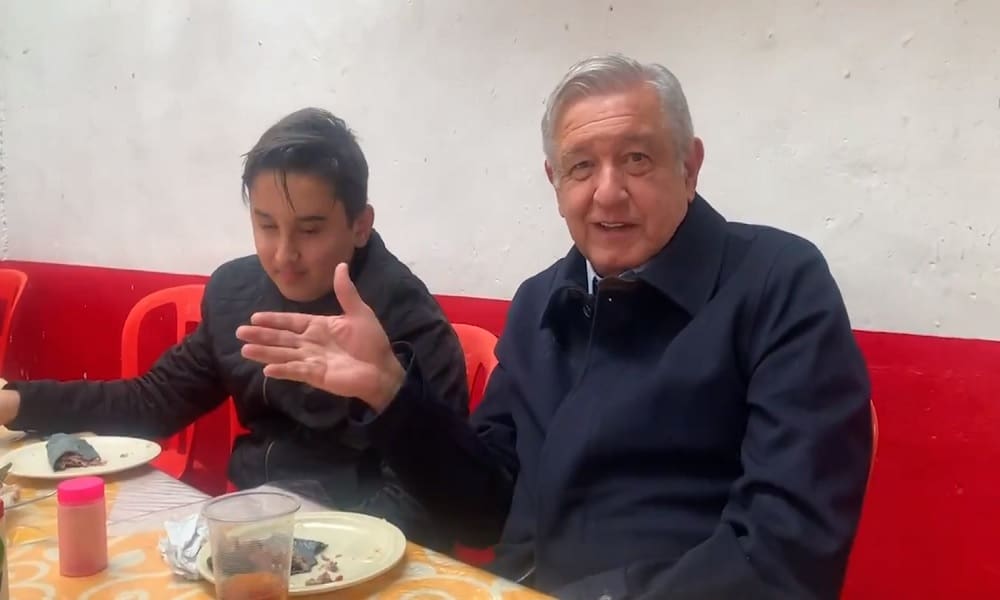 Atacan Al Hijo Menor De López Obrador Por No Saber Usar Un Tenedor Y