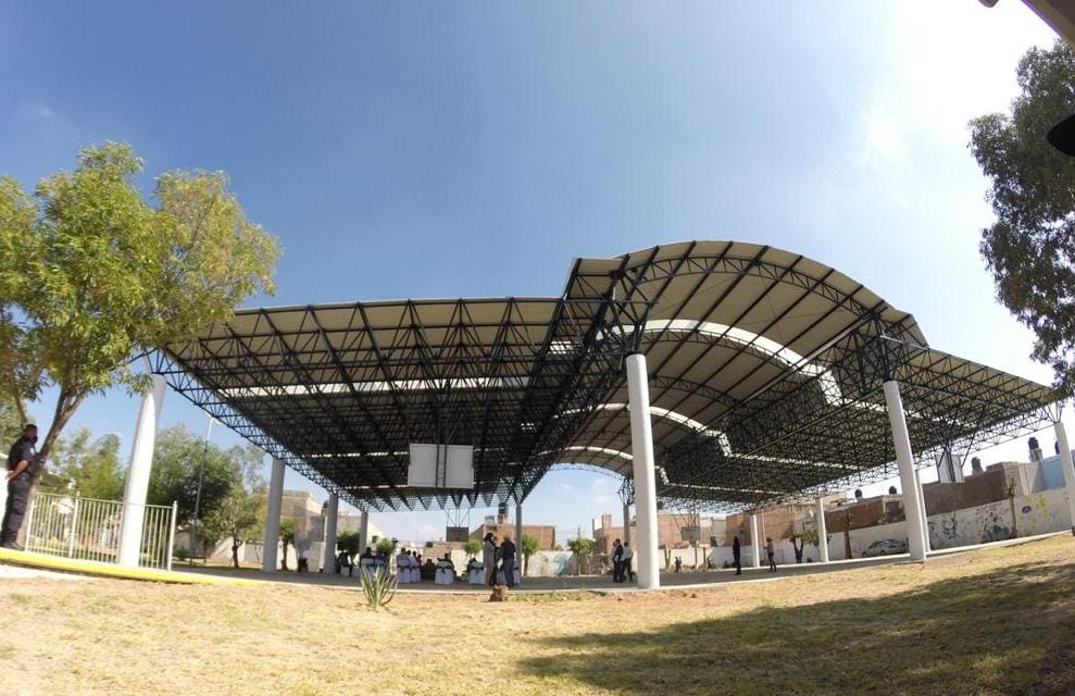 Alcalde de Soledad, inaugura techado en patio del CONALEP, en col ...