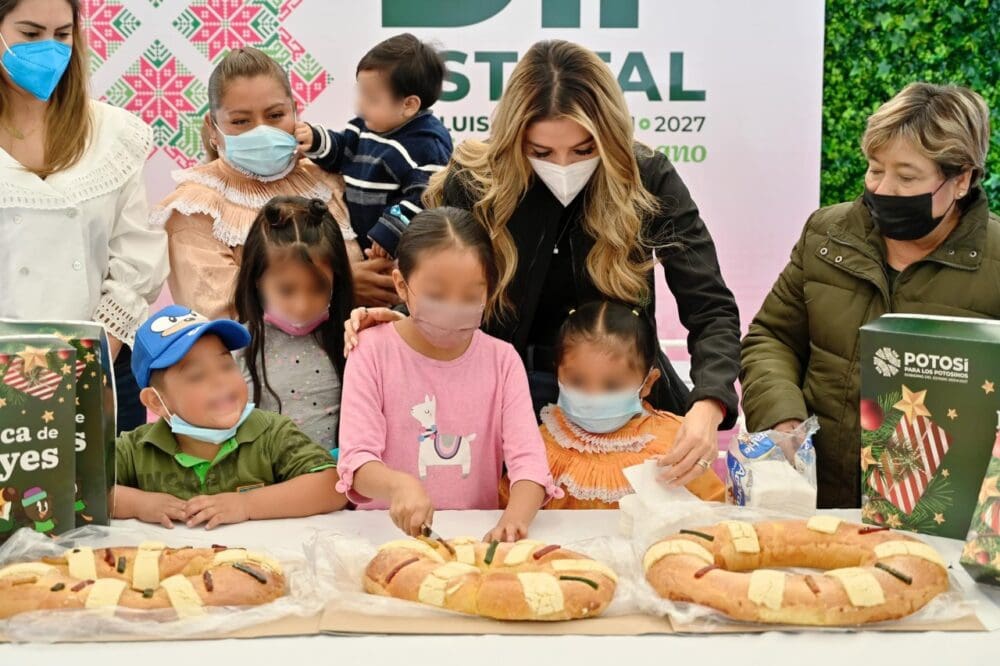 (VIDEO) Mon Laferte protesta desnuda en Los Latin Grammy, por la ...